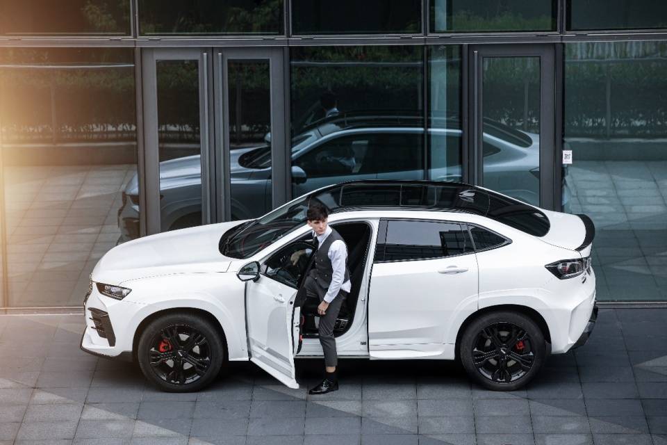 WEY VV7 GT巴博斯版惊艳上市，全球限量300台，李治廷实名安利！_搜狐汽车_搜狐网