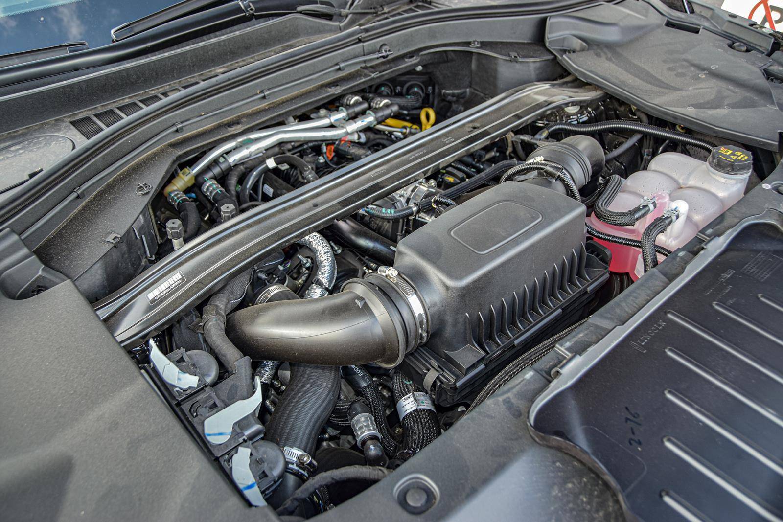 全系标配3.0T V6+10AT！飞行家开起来竟是这种感觉？_搜狐汽车_搜狐网