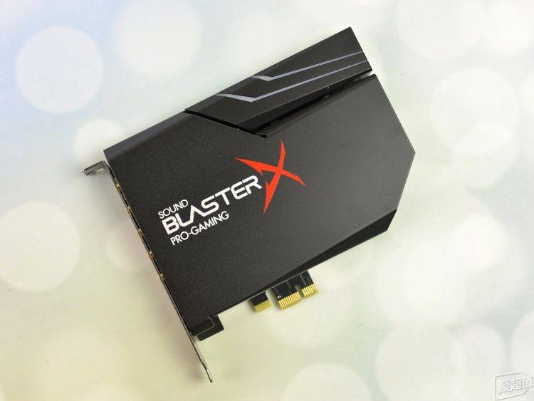 创新Sound BlasterX AE-5 Plus声卡体验：灯效酷炫，高解析让声音更HIFI_灯光