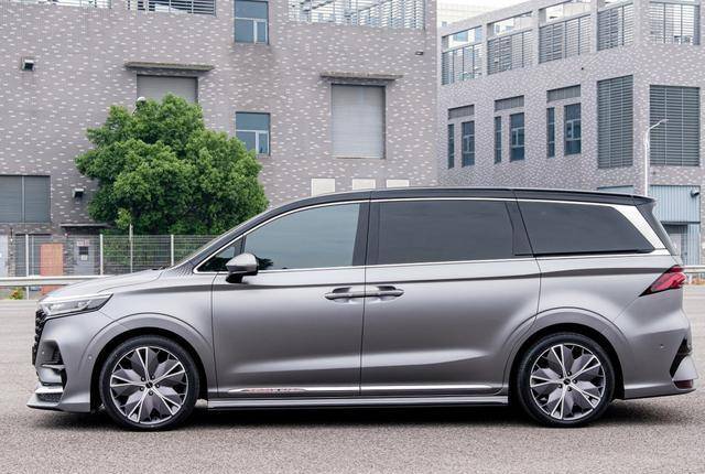 国产又一高端MPV来了，车长超5米，搭2.0T+8AT，气势不输埃尔法_搜狐汽车_搜狐网