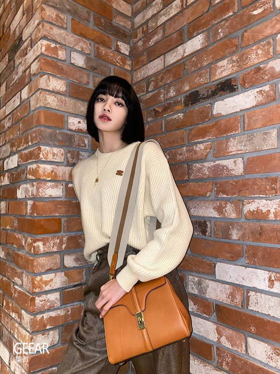 Lisa成为首位全球代言人，一起回顾她的Celine造型！-搜狐大视野-搜狐新闻