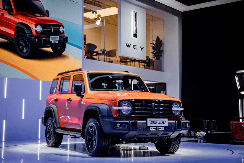 你等着买的“坦克”有颜色了，WEY坦克300三色齐发_搜狐汽车_搜狐网