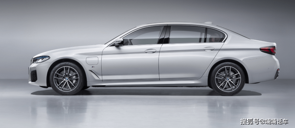 宝马530Li和油电混合530Le两个车怎么选？现在还是燃油的530Li香_搜狐汽车_搜狐网