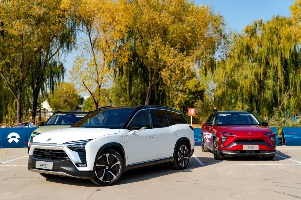 电动与燃油的时代之战 蔚来ES8全能挑战宝马X5_搜狐汽车_搜狐网