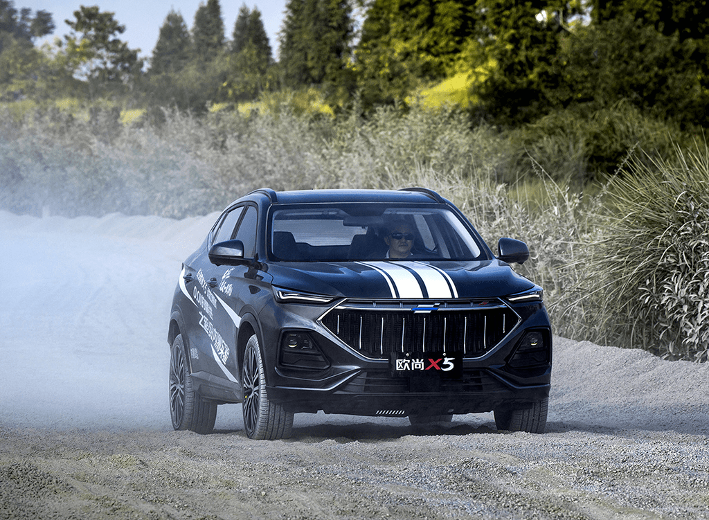搭载全新蓝鲸NE1.5T，零百加速7.79秒，试驾长安欧尚X5_搜狐汽车_搜狐网