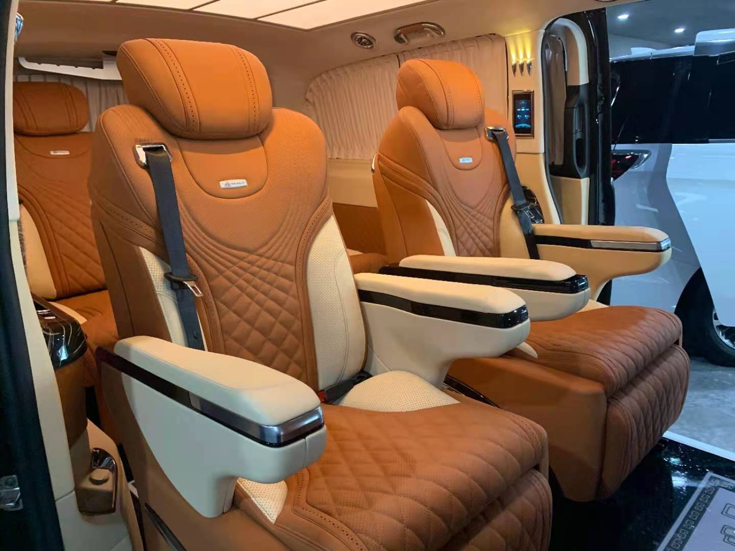 新款奔驰威霆2020款迈巴赫VS680版极致完美的设计_搜狐汽车_搜狐网