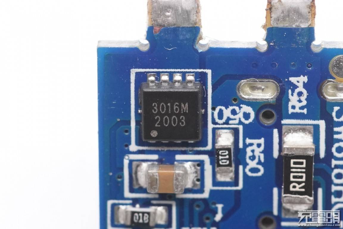 闪魔20W PD快充充电器拆解，内置英集芯IP2723T协议芯片_输出