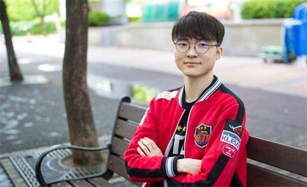LOL：Faker SKT的神话终被打破！IG Rookie逆天加里奥神级翻盘_牛头