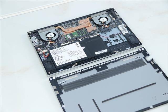 办公游戏全能，十代酷睿 + MX350 不足 4K，机械革命 S2 体验_笔记本