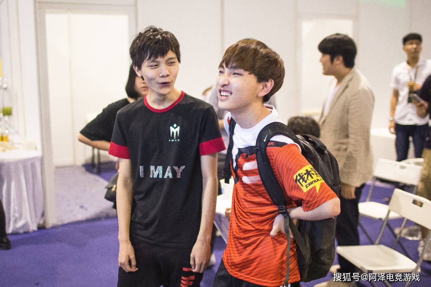 【LPL选手故事】LGD.xiye—如一_比赛