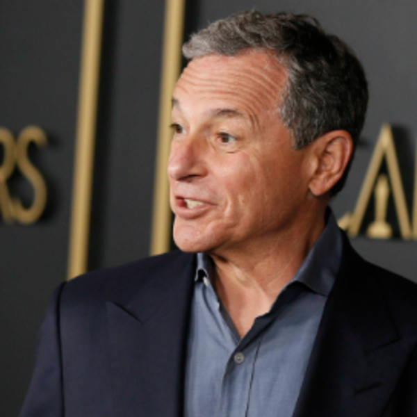 迪士尼高层变动 71岁原CEO回归