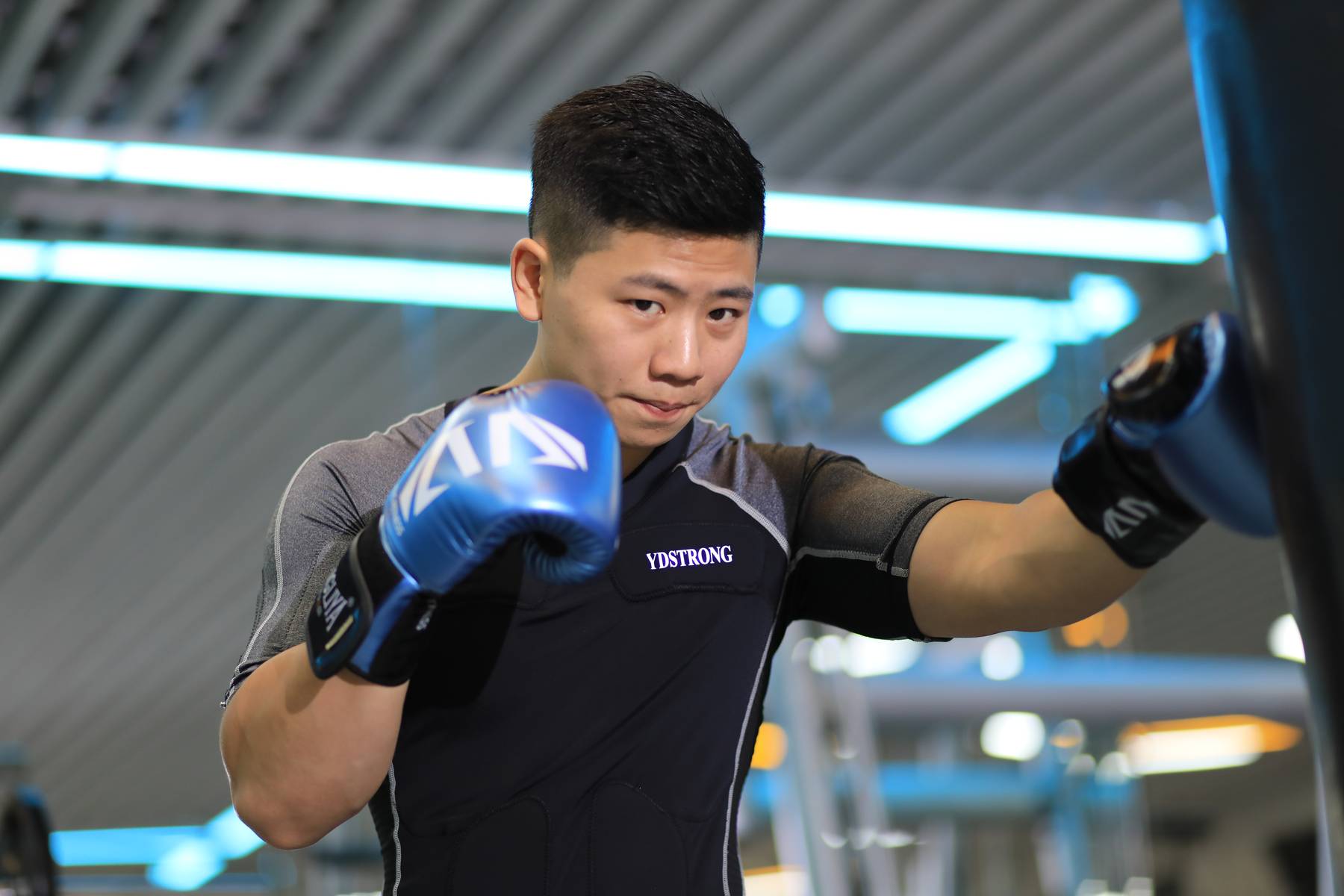 YDstrong智能穿戴：一场黑科技与运动健身的革命-搜狐大视野-搜狐新闻