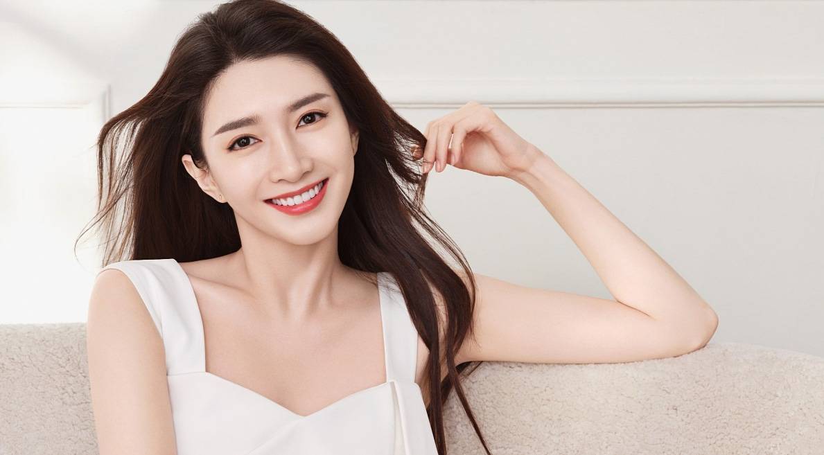 纯欲性感美女真漂亮！前凸后翘身材真火辣！-搜狐大视野-搜狐新闻