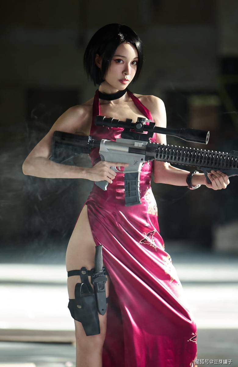 “钢琴女神”Cathryn Lee，Cosplay写真，美艳性感-搜狐大视野-搜狐新闻