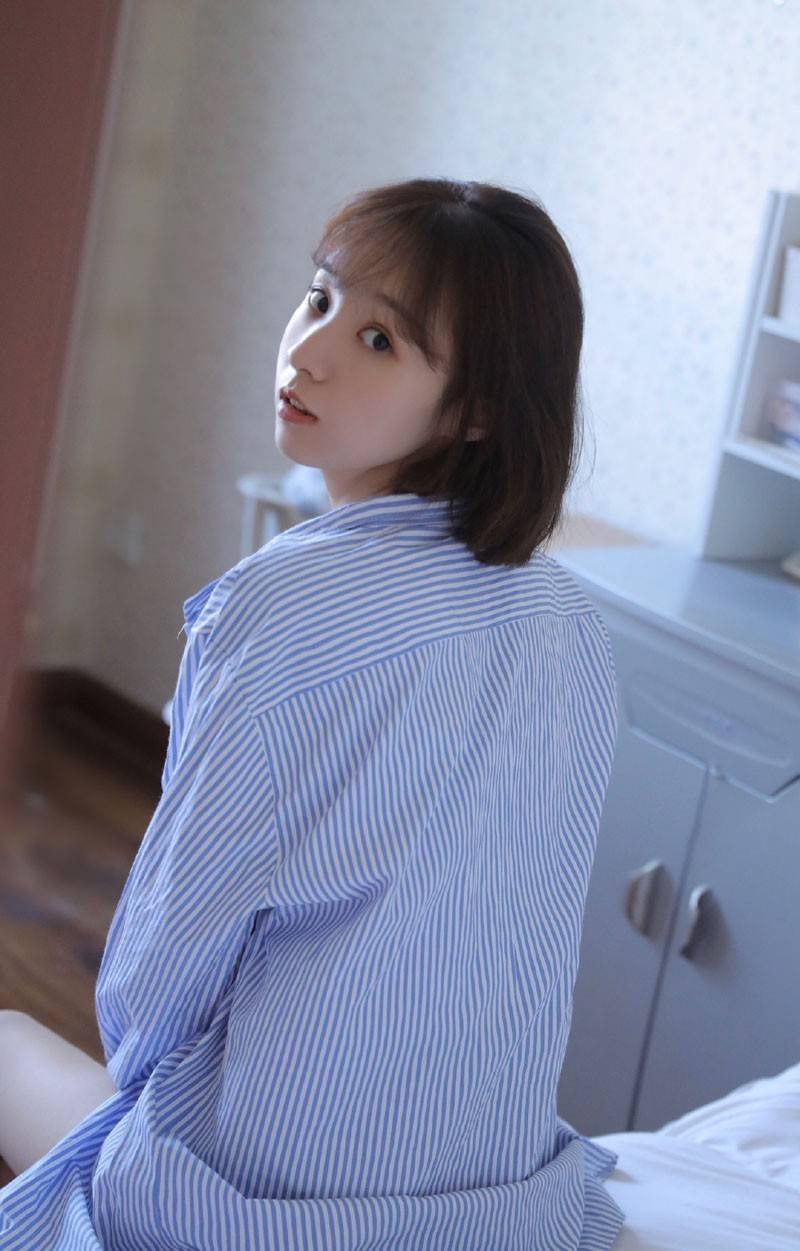 清纯美少女写真集，衬衫美女慵懒写真 搜狐大视野 搜狐新闻
