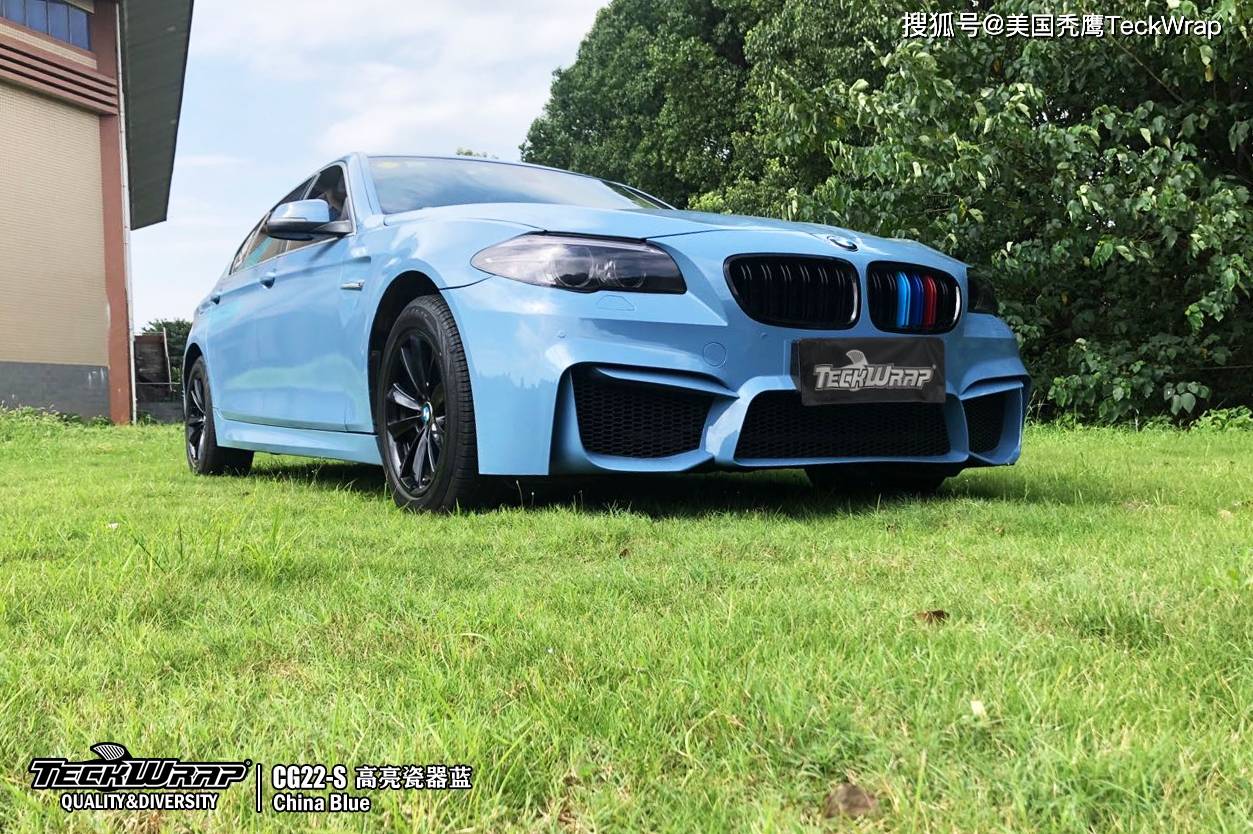 秃鹰TeckWrap汽车车身改色贴进口膜｜CG22-S高亮瓷器蓝，超配宝马的蓝天白云_搜狐汽车_搜狐网