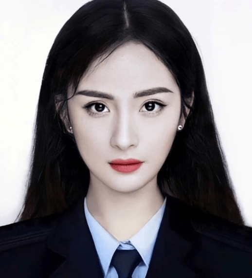 明星遇到“韩式证件照”，热巴甜美，刘诗诗温柔，赵丽颖太美了吧！_赵露思