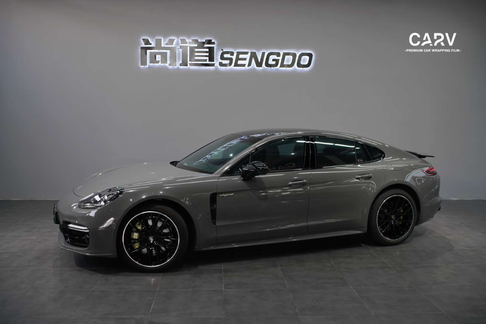 保时捷帕拉梅拉 PET底高光水泥灰1903-搜狐大视野-搜狐新闻