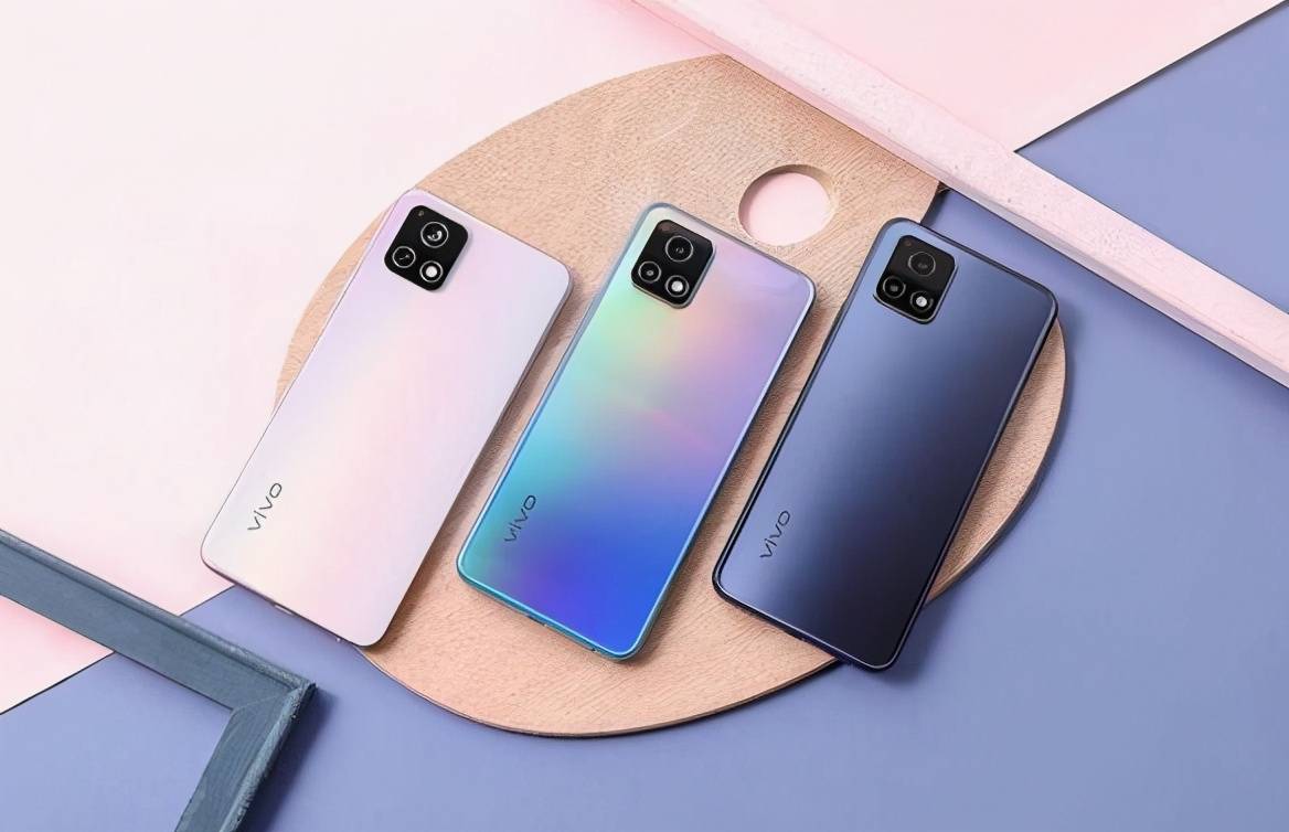 1798元的vivoY52s，将带给您的是：时尚的外观和超清的影像系统-搜狐大视野-搜狐新闻
