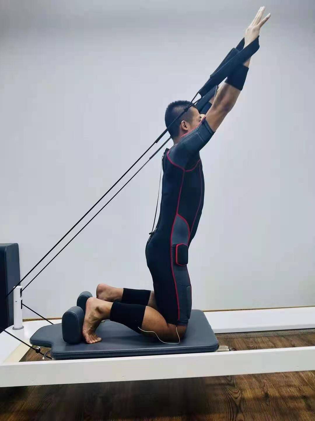 YDSTRONG智能穿戴EMS黑科技-搜狐大视野-搜狐新闻