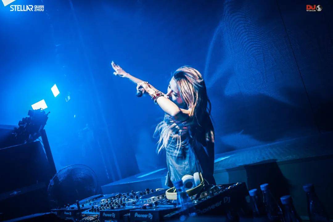 李莎丽 她诠释了什么是真正的GIRLS POWER！-搜狐大视野-搜狐新闻