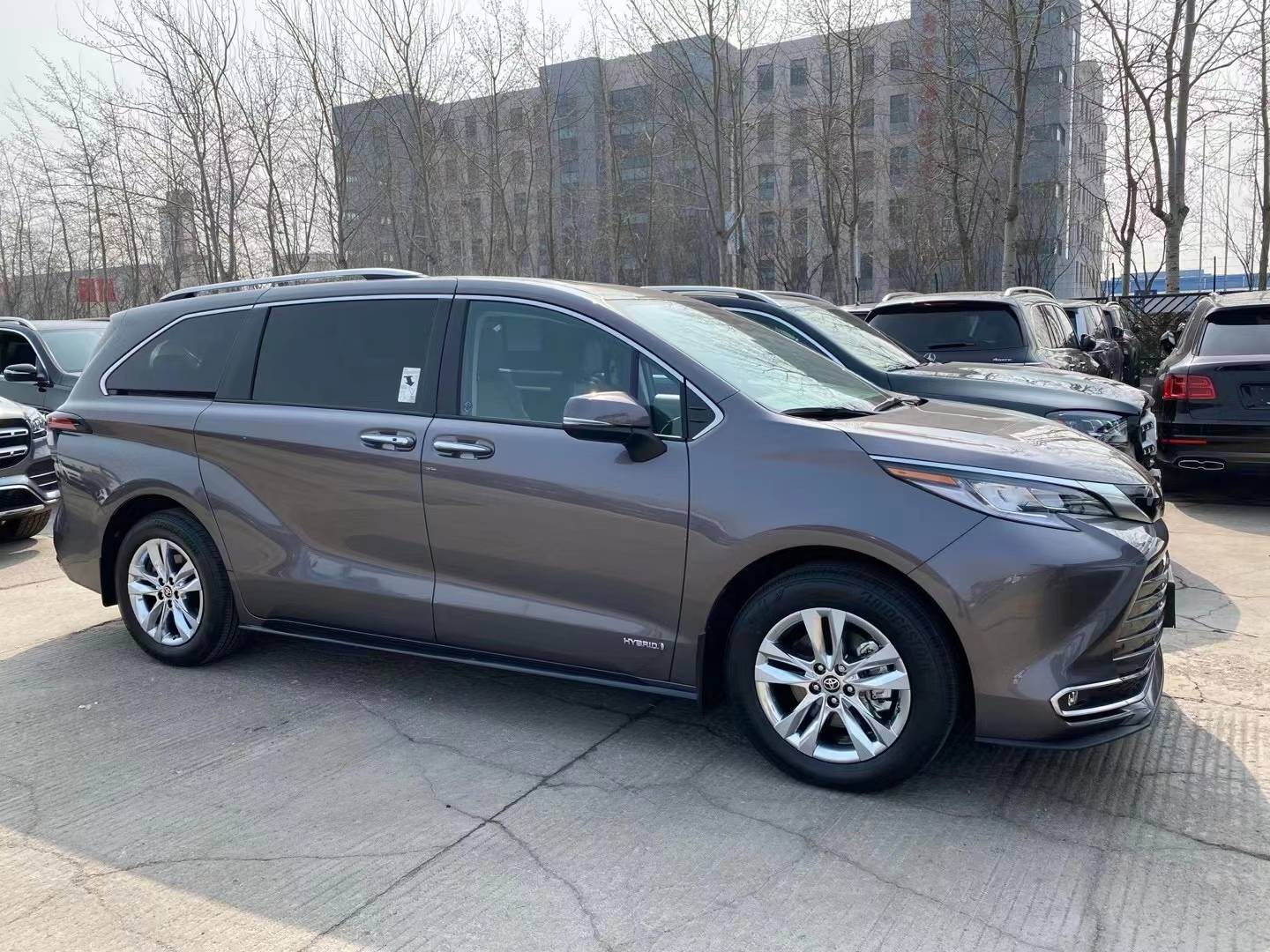 丰田MPV终于发力，2.5混动+电动门，新款塞纳比别克GL8接地气！_搜狐汽车_搜狐网