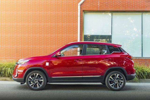 同级唯一1.5T+智能配置 BEIJING-X3 小镇90后人生第一台车首先_搜狐汽车_搜狐网