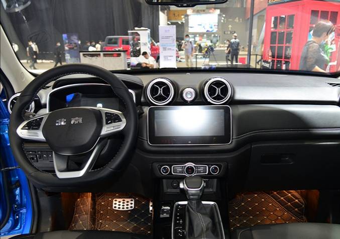 全新北汽BJ30实拍，预售10万，1.5T+6AT，感觉比哈弗H6帅气！_搜狐汽车_搜狐网