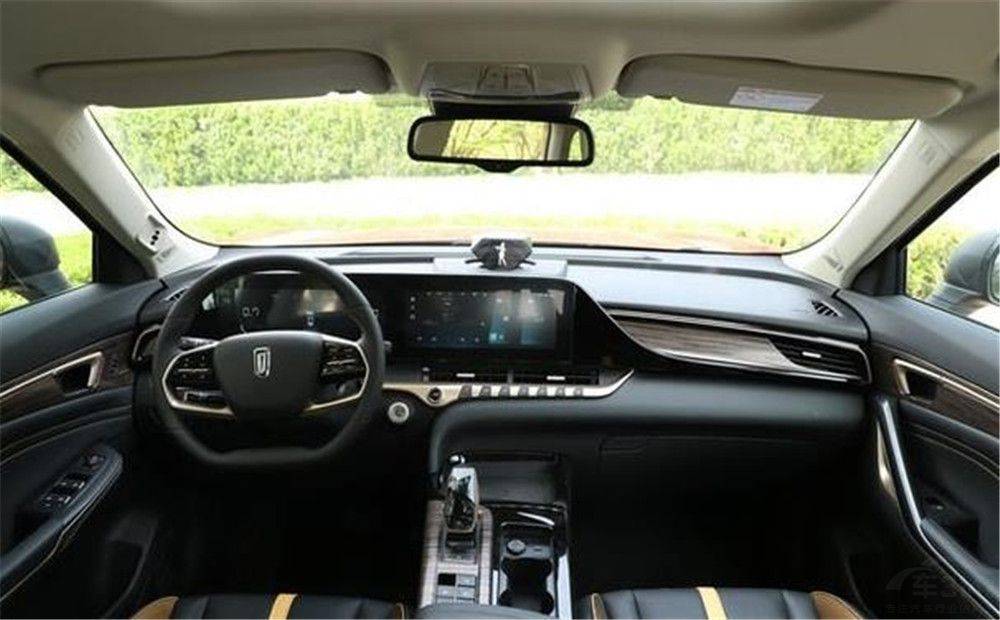 奔腾T55全系上市 售价9.89-12.69万 新增车型意味着新的起点_搜狐汽车_搜狐网