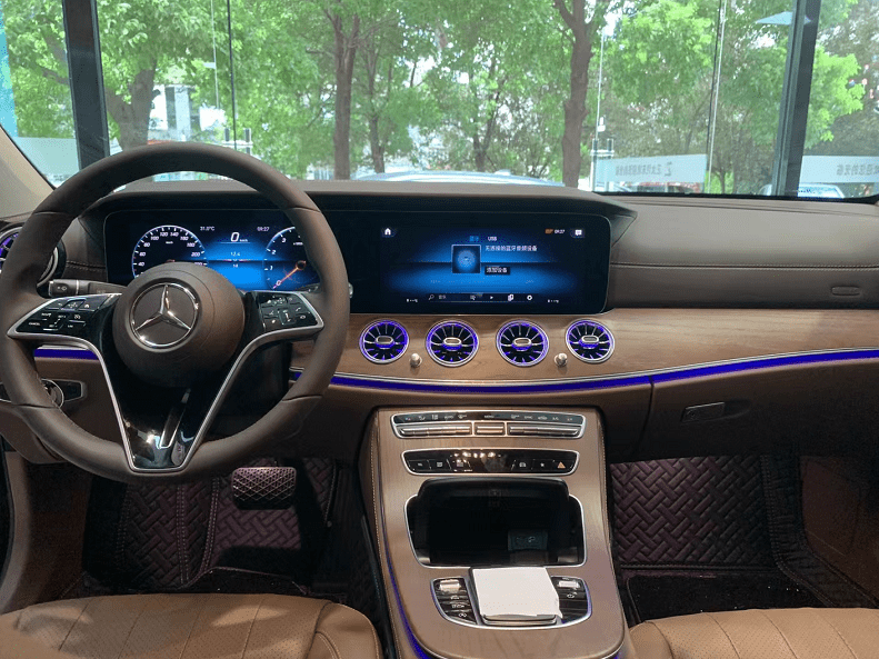 内饰真的很奢侈！体验奔驰E300L，外观酷似S级，但优惠你满意吗？_搜狐汽车_搜狐网