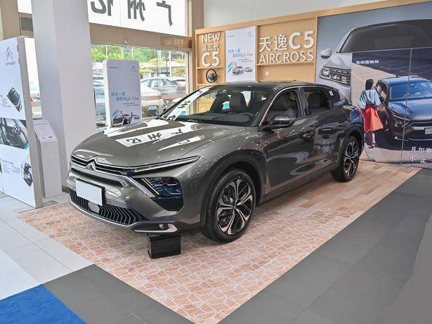 先走心再走量！凡尔赛C5X总算到店，全系爱信8AT，预售仅14.37万_搜狐汽车_搜狐网