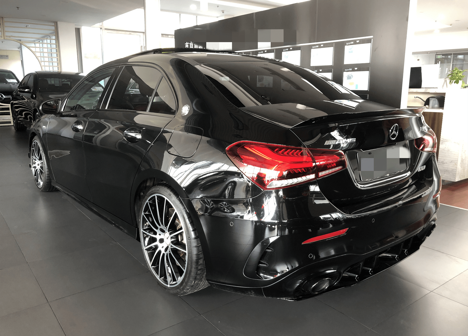 键盘侠最痛恨的性能车，探店奔驰AMG A35L，上路不到42万_搜狐汽车_搜狐网