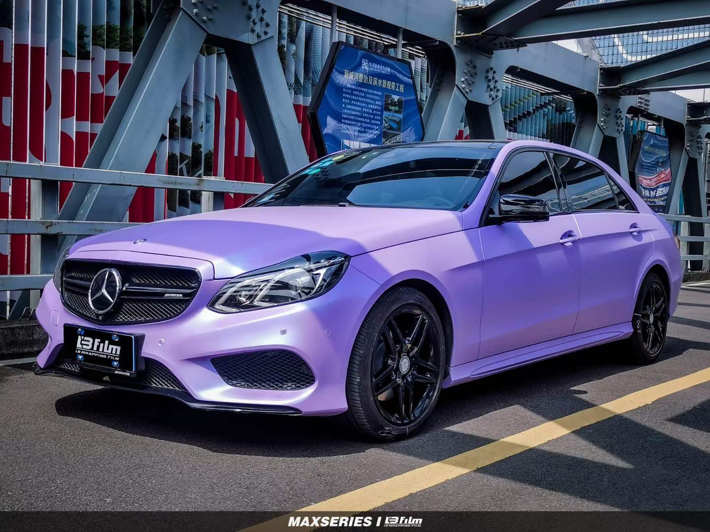 北京奔驰-E320L全车贴膜LB改色膜梦幻极光蓝_搜狐汽车_搜狐网