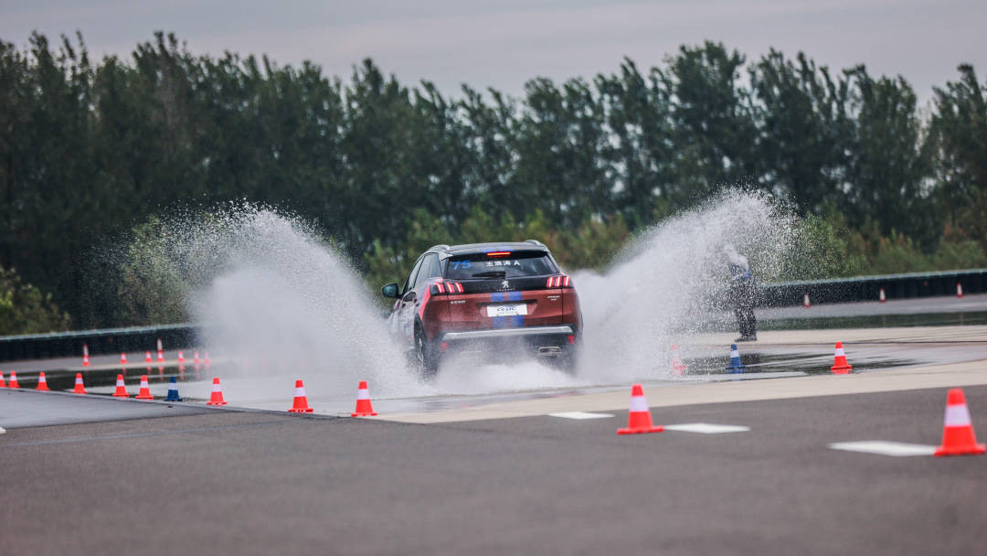 CCPC大赛首战告捷 全新4008双冠致敬标致品牌211周年_搜狐汽车_搜狐网