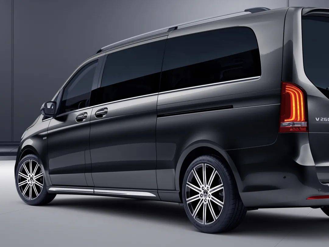 这款车自带迈巴赫S级的配置，2021款奔驰V级MPV正式上市_搜狐汽车_搜狐网