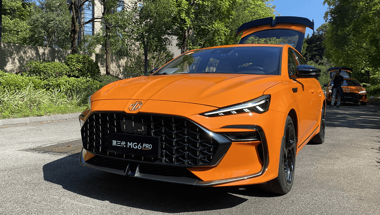 年轻人的第一台轿跑，MG6 PRO出厂即改装，运动值拉满_搜狐汽车_搜狐网