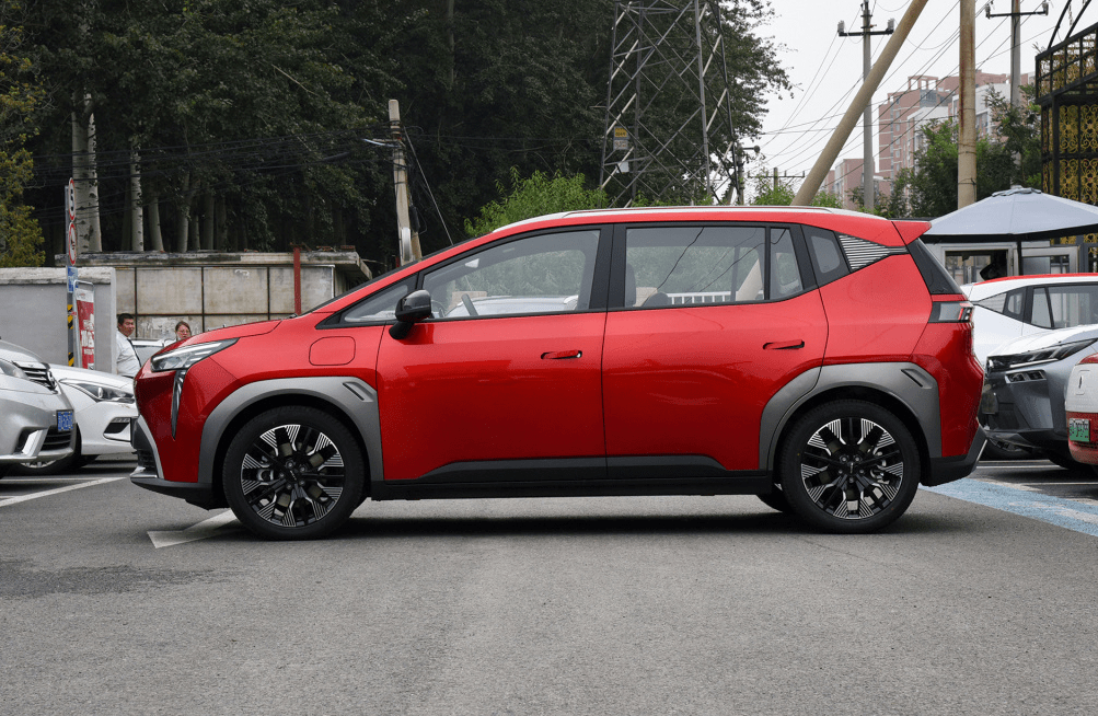 AION Y换脸车？合创Z03次低配为何比AION Y顶配还贵，值不值得买？_搜狐汽车_搜狐网