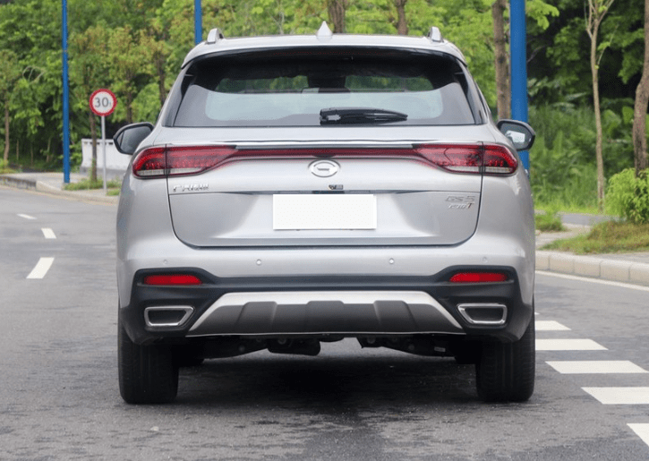 12.68万起！1.5T动力传祺GS5，油耗6.6L，配置高，空间奢侈_搜狐汽车_搜狐网