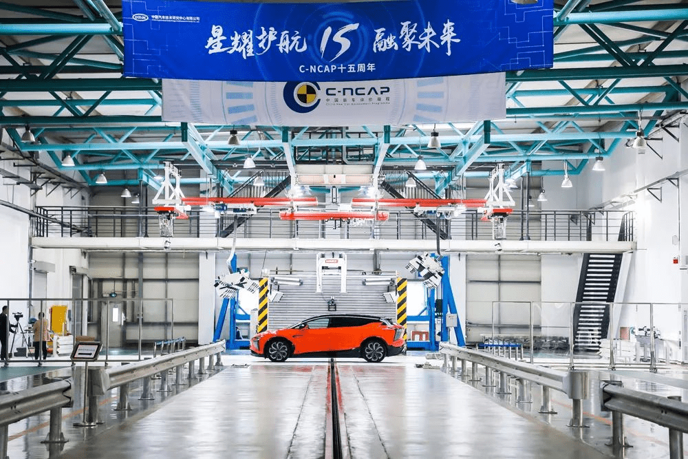 高合HiPhi X挑战C-NCAP碰撞测试，过程很短却值得细品_搜狐汽车_搜狐网