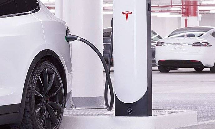 特斯拉给用户的新鲜感，还能持续多久？_搜狐汽车_搜狐网