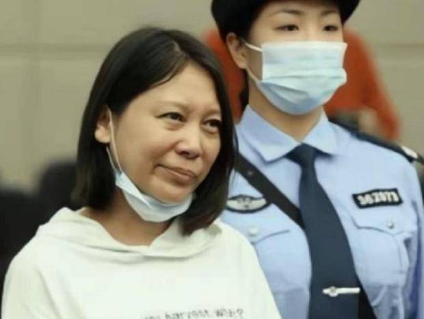 逃犯劳荣枝不断整容,逃亡20年未被发现,最后究竟是谁发现了她? 法子 警方 男子