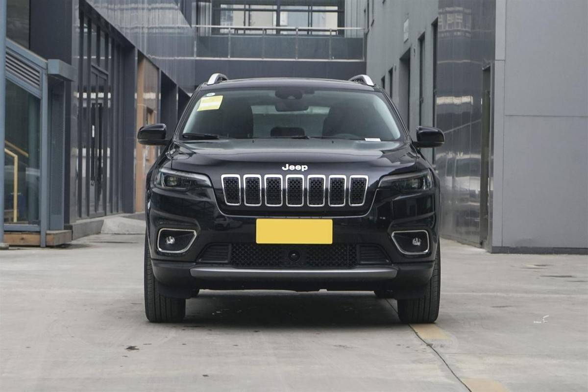 配2.0T+9AT 动力，还带四驱，越野家用两不误，解析Jeep自由光_搜狐汽车_搜狐网