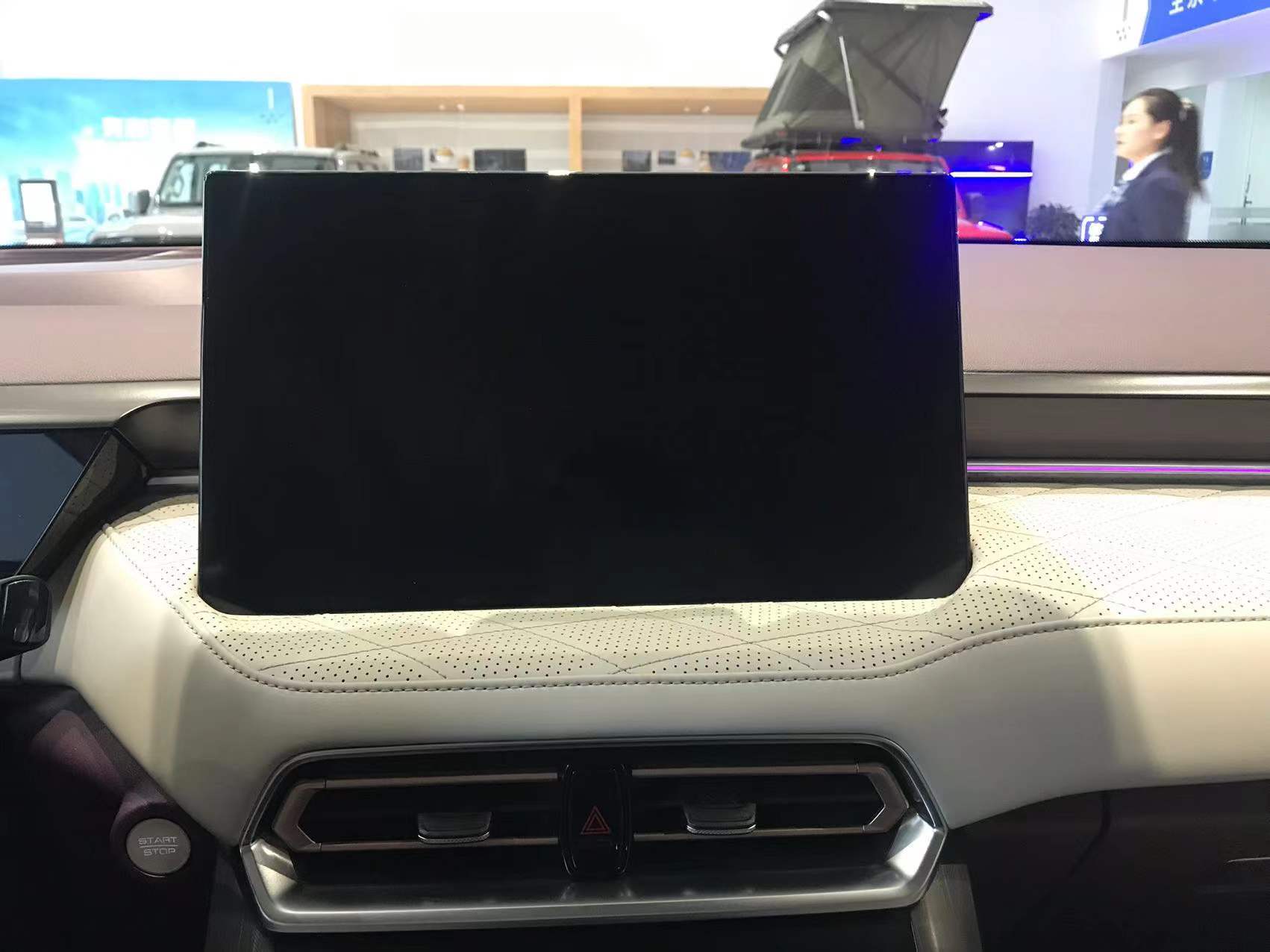 长春龙翔WEY牌4S店抢先实拍拿铁DHT，预售16.28万起_搜狐汽车_搜狐网