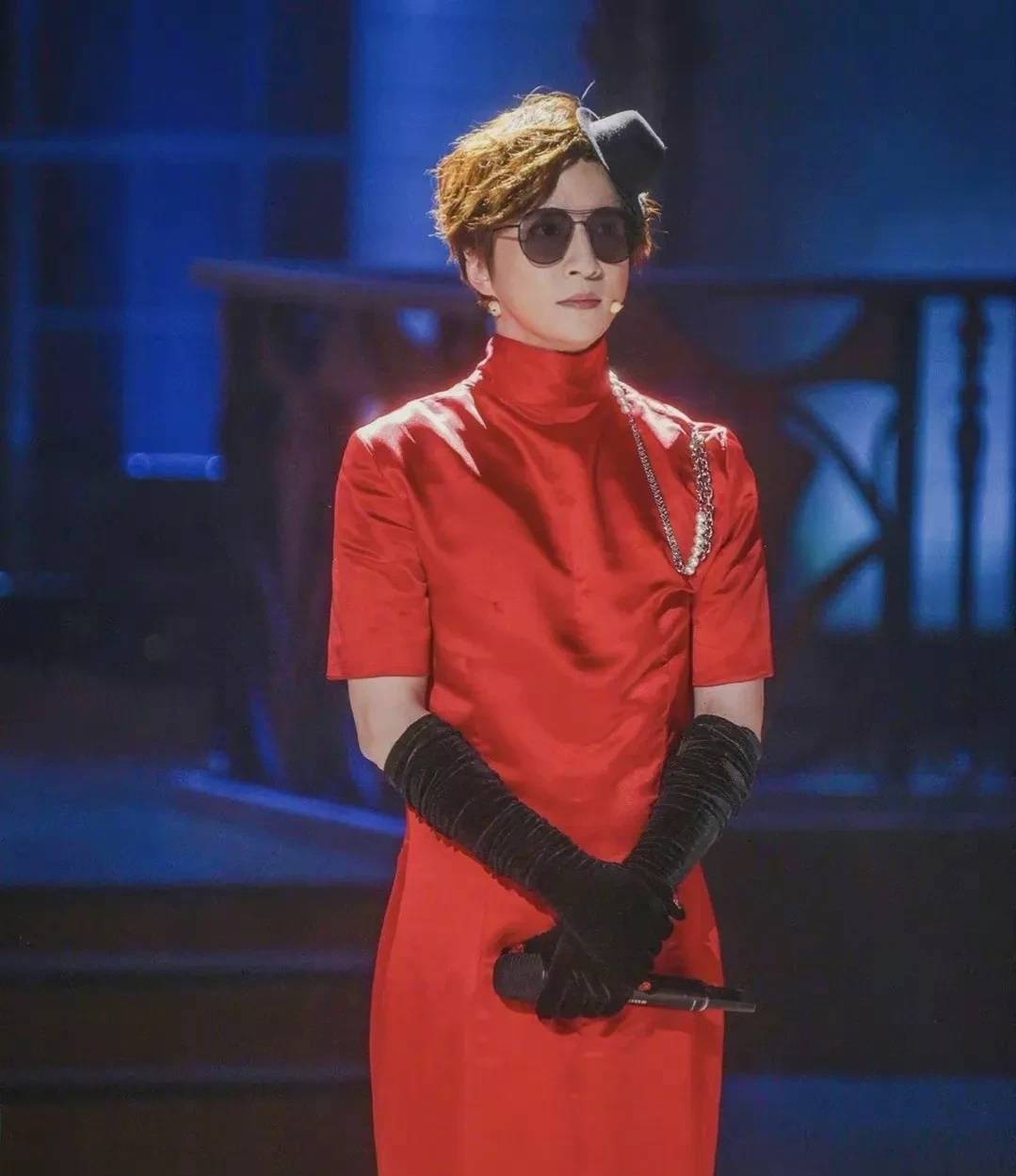 当男神逐渐“姨化”？有人成了隔壁二大娘，有人成了邻村二姨夫_鹿晗_苟晨_尹正