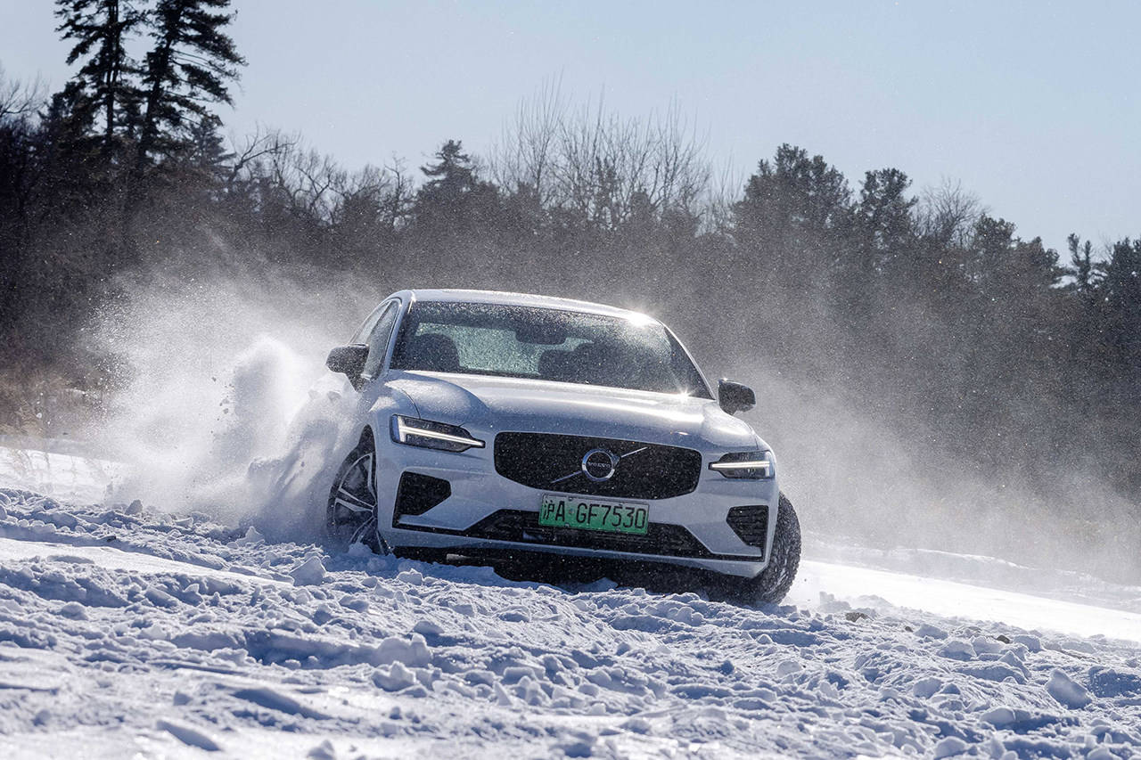 2.0T+48V+8AT 还有插电版！沃尔沃S60冰雪试驾_搜狐汽车_搜狐网