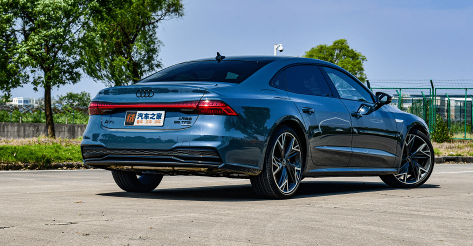 官宣丨全新奥迪A7L正式交付，车长超5米，配3.0T V6+48V轻混动力_搜狐汽车_搜狐网