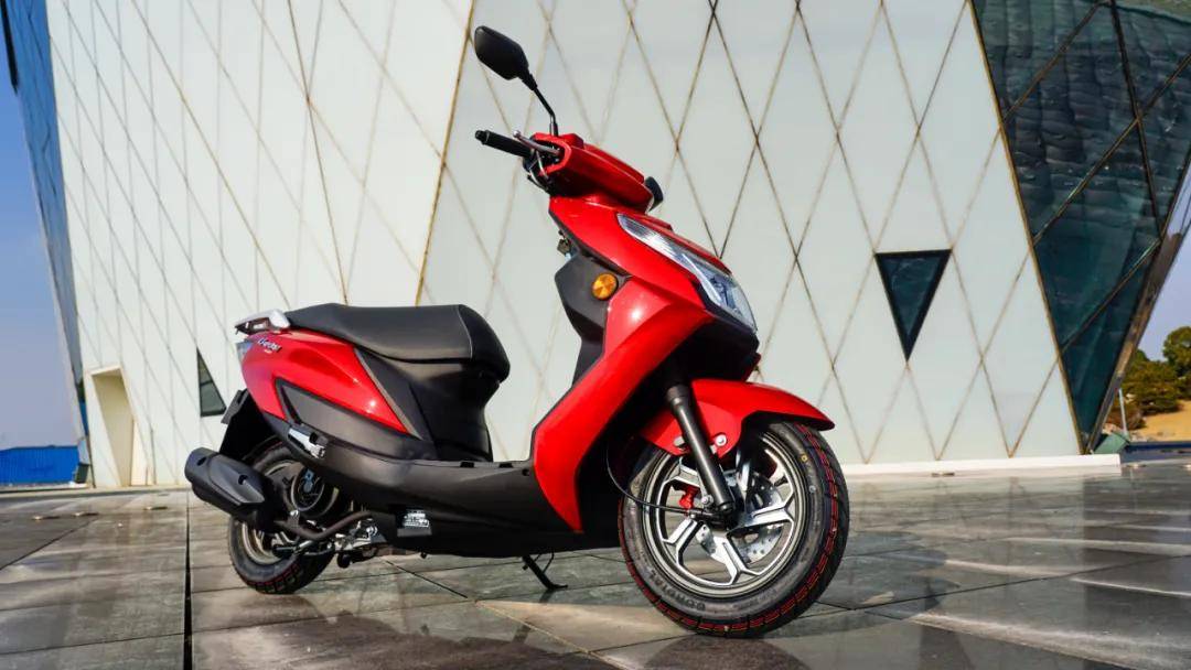 8380元起，UE能否延续UU的辉煌？—轻骑铃木UE125静态测评_搜狐汽车_搜狐网