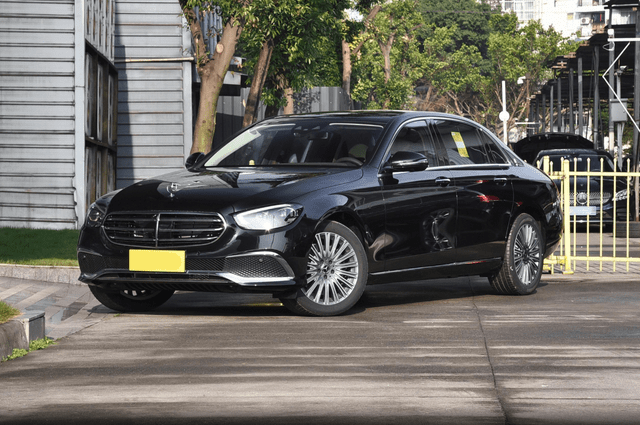 被称为成功人士的座驾，43.99万起，全系2.0T+9AT，实拍奔驰E级_搜狐汽车_搜狐网