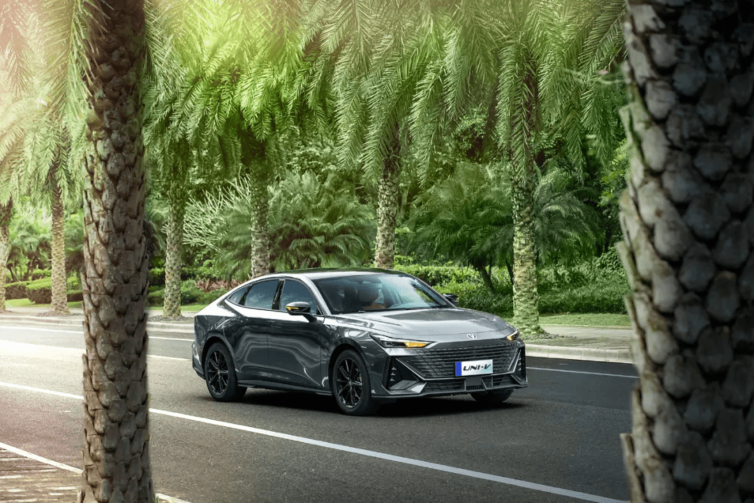 长安UNI-V开启全球预售 10.89万起 带合法电动尾翼_搜狐汽车_搜狐网