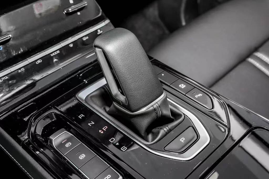 空间仍然讨喜，用上了1.5T高功率+Ling OS系统，实拍五菱凯捷280T_搜狐汽车_搜狐网